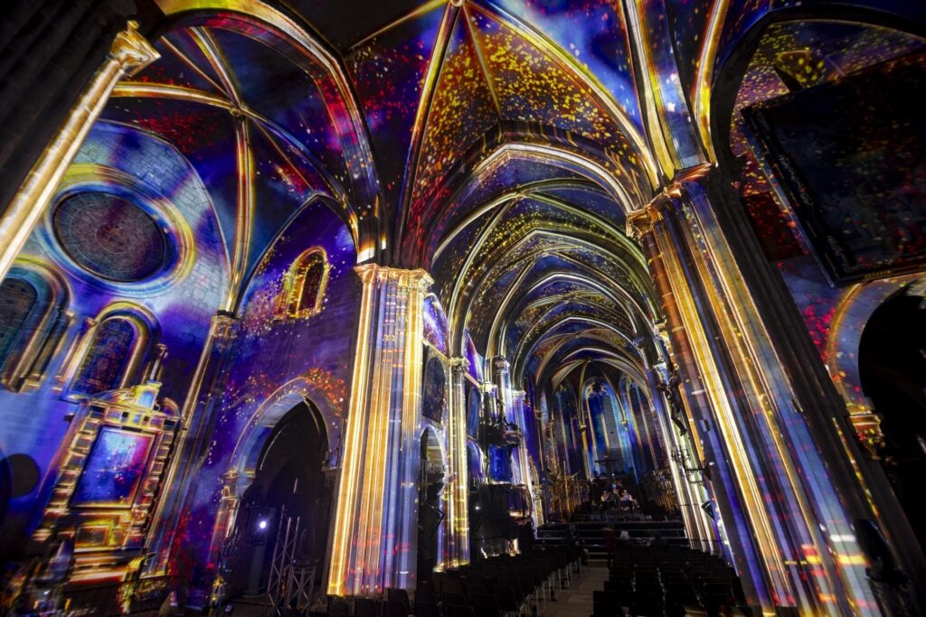 Paris cœur de Lumières, le show éblouissant à l’Eglise Saint-Sulpice en ...